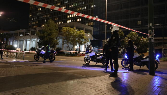 Θρίλερ Στη ΓΑΔΑ: Κρατούμενος Νεκρός Στα Κρατητήρια | Star.gr